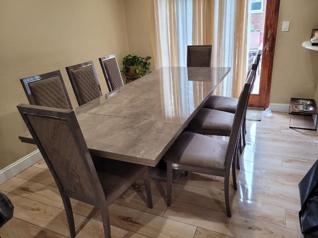 Arredoambra Table & Platinum Chairs - real life photo